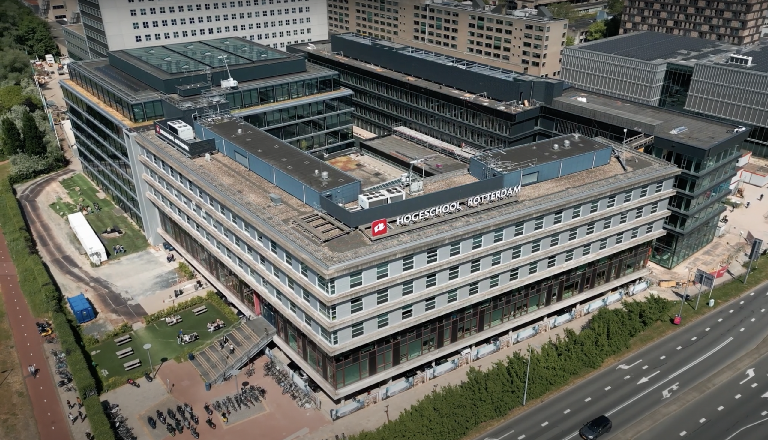 Schellekens & Schellekens voorziet screens bij Hogeschool Rotterdam